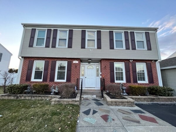 35 N East St Unit 2, Holyoke, MA 01040 - Room for Rent in Holyoke, MA ...