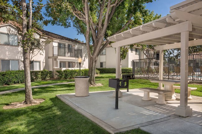 Somerset Apartments Apartments - 26454 Redlands Blvd Redlands, CA ...