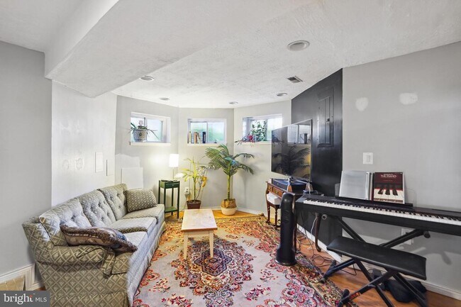 1100 Irving St NW, Washington, DC 20010 - House Rental in Washington ...