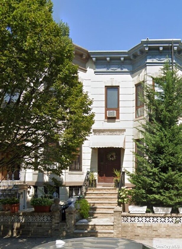 61-47 Linden St, Queens, NY 11385 - House Rental in Queens, NY ...