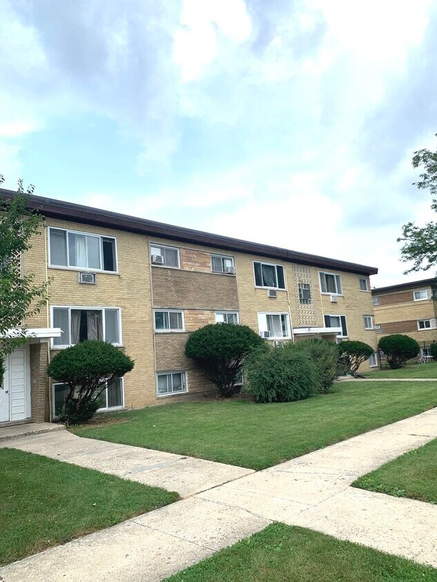 108 Elizabeth Dr, Addison, IL 60101 - House Rental in Addison, IL ...