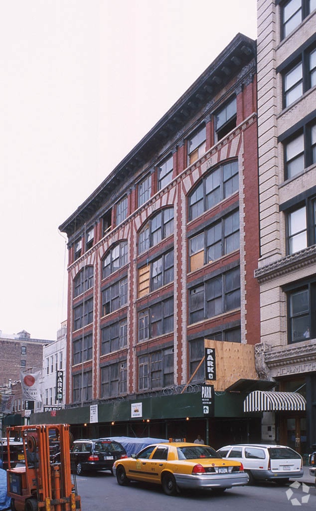 The Chain Building - Apartments in New York, NY | Apartments.com