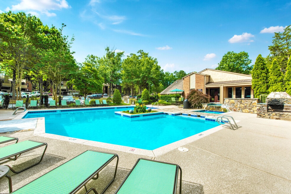 The Vic Student Apartments - 705 Milton St Greensboro, NC 27403 ...