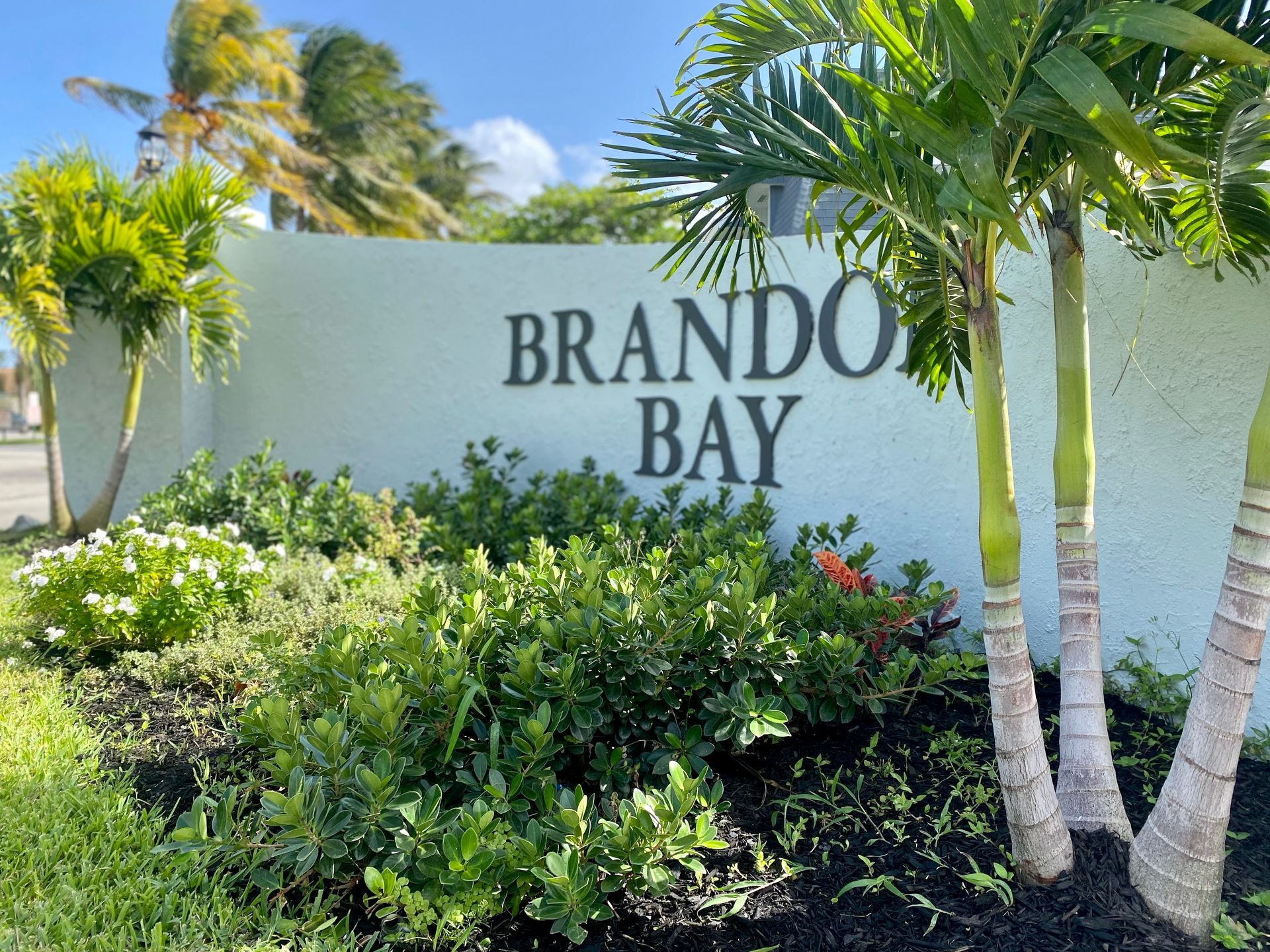 Brandon Palm Springs Apartment Homes - 965-985 Manor Dr Palm Springs ...
