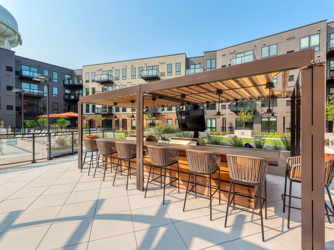 Avidor Glenview 55+ Active Adult Apartment Homes - 650 Waukegan Rd ...