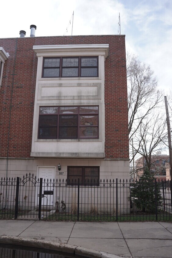 2657 W Rice St, Chicago, IL 60622 - Townhome Rentals in Chicago IL ...