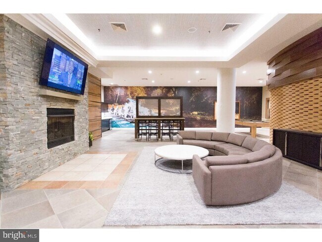 811 Filbert St Unit 409, Philadelphia, PA 19107 - Room for Rent in ...