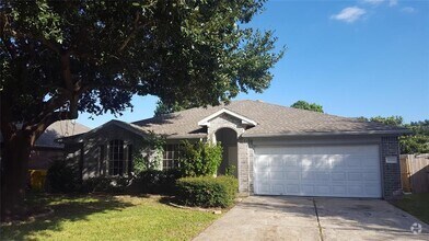 Northcliffe Manor Apartments for Rent with a Swimming Pool - Houston ...