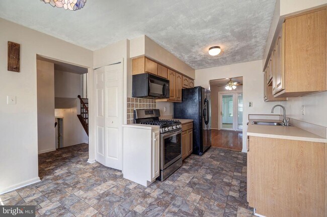 14510 William Carr Ln, Centreville, VA 20120 - House Rental in Centreville, VA | Apartments.com