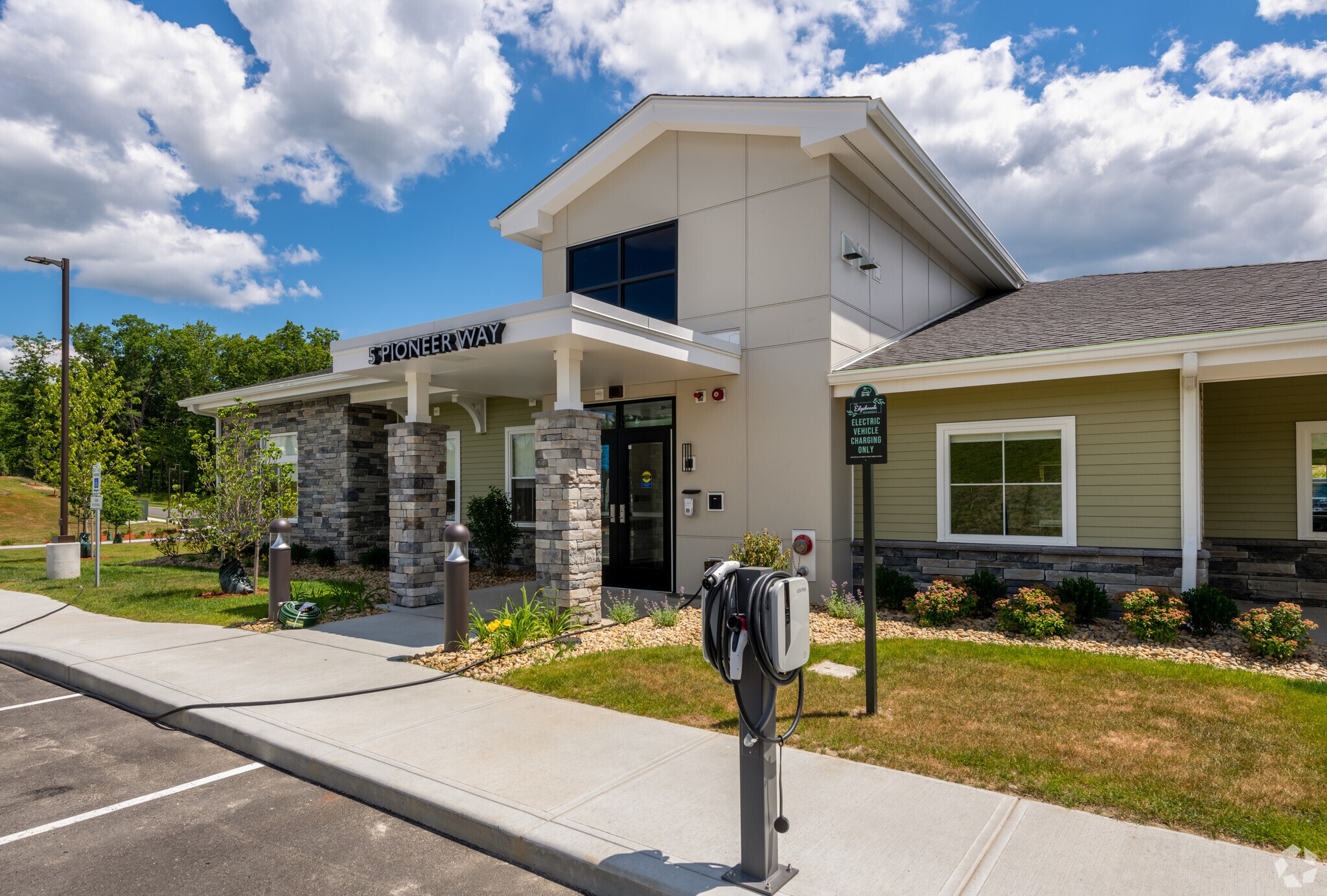 Edgebrook Residences - 5 Pioneer Way Merrimack, NH 03054 | Apartments.com