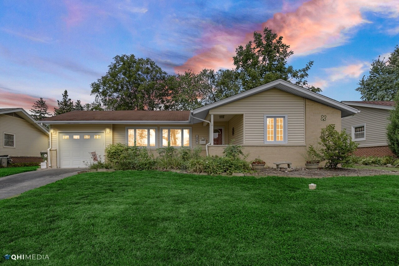 236 Holly Ln, Elk Grove Village, IL 60007 - House Rental in Elk Grove ...