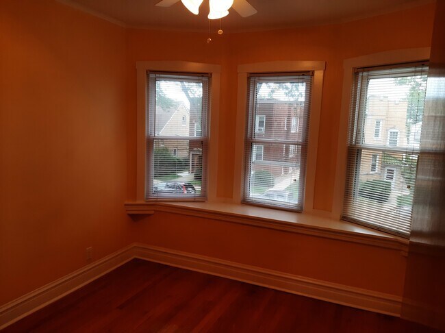5622 N Mango Ave, Chicago, IL 60646 - House Rental in Chicago, IL ... 5622 N Mango Ave, Chicago, IL 60646 - House Rental in Chicago, IL ...