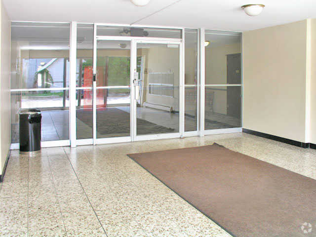 Woods View Apartments - Apartments in Milwaukee, WI | Apartments.com