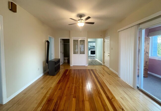 621 Howe St Unit 2, Manchester, NH 03103 - Room for Rent in Manchester ...