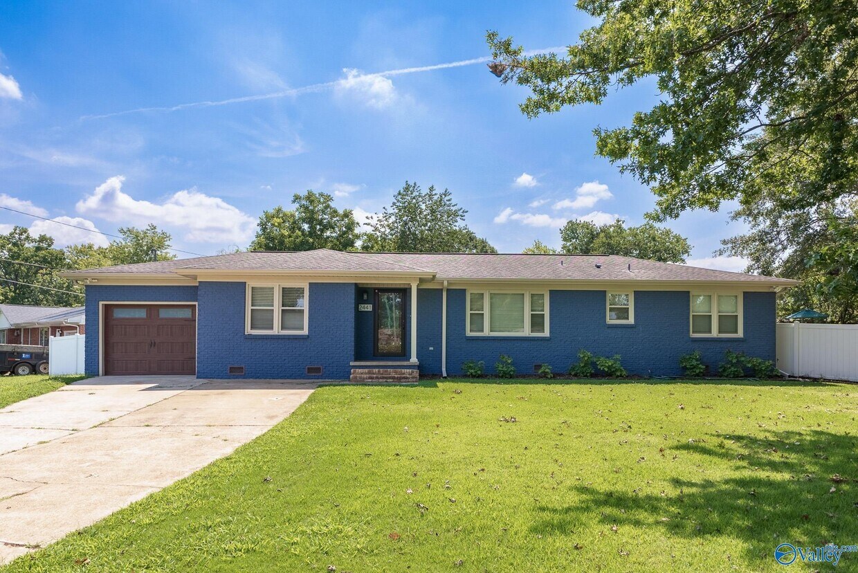 2441 Crestwood Dr SW, Huntsville, AL 35805 - House Rental in Huntsville ...