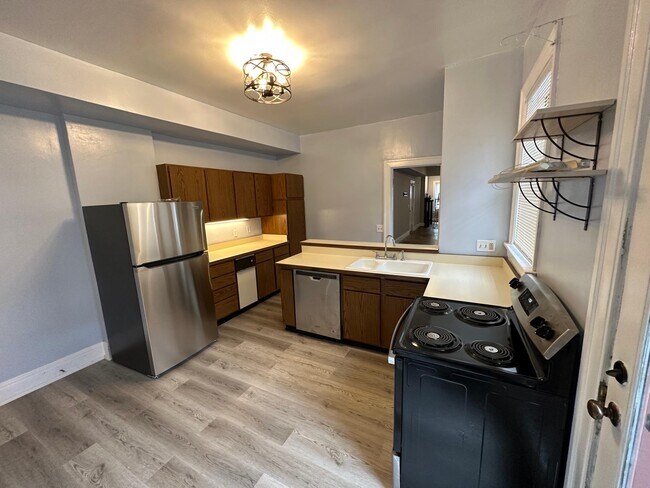 798 Clinton Springs Ave, Cincinnati, OH 45229 - Condo for Rent in ...