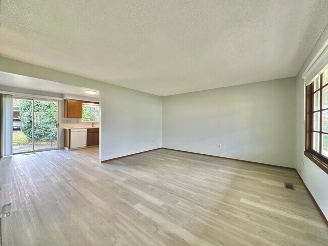 419-421 3rd St NE Unit 421 3rd St. NE, Puyallup, WA 98372 - Room for ...