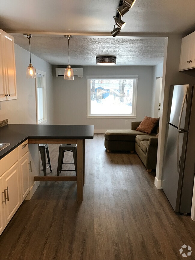 River West Apartments for Rent with Extra Storage - Bend, OR - 1 ...