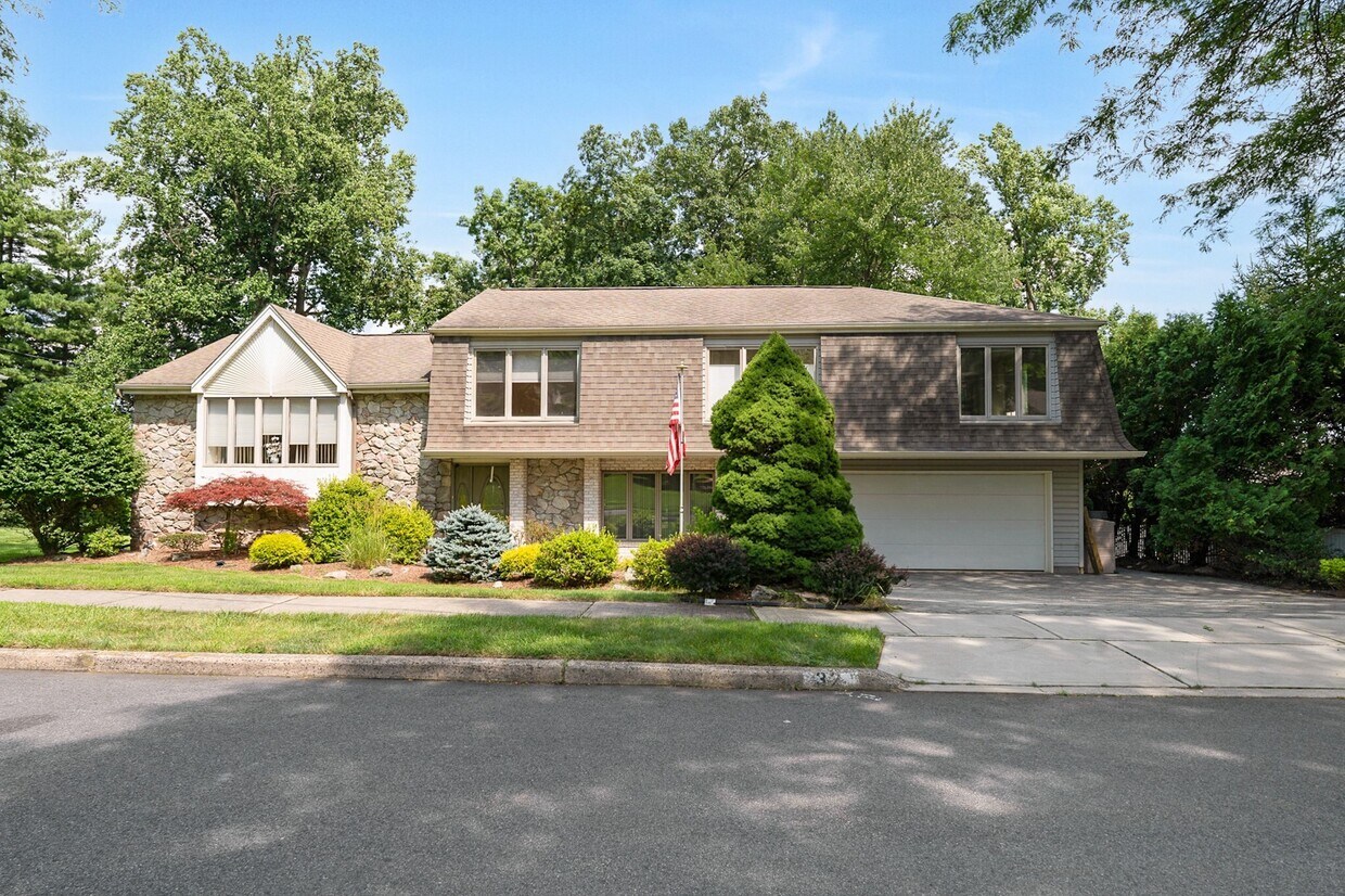 32 Clinton Ln, Wayne, NJ 07470 - House Rental in Wayne, NJ | Apartments.com