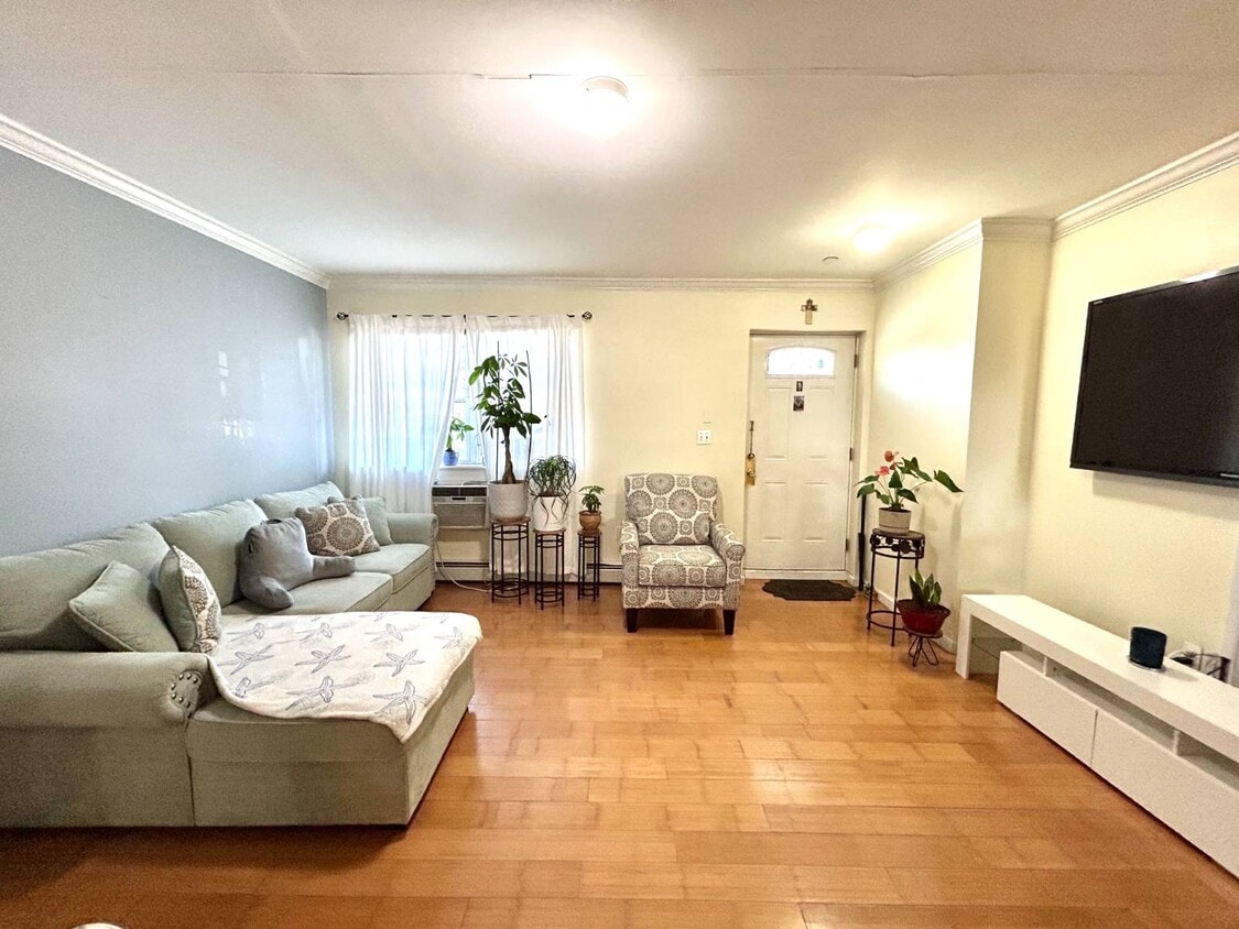 1943 Adee Ave, The Bronx, NY 10469 - House Rental in The Bronx, NY ...