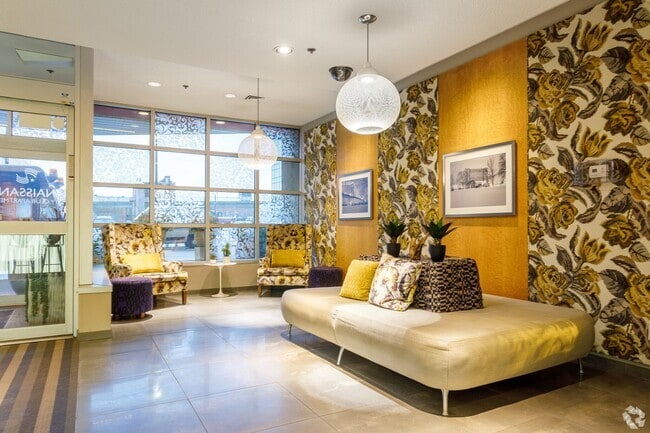 City Center Detroit Apartments for Rent with a Swimming Pool - Detroit ...