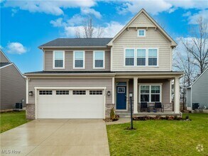 Woodgate Farms Apartments for Rent with a Swimming Pool - Olmsted Falls ...