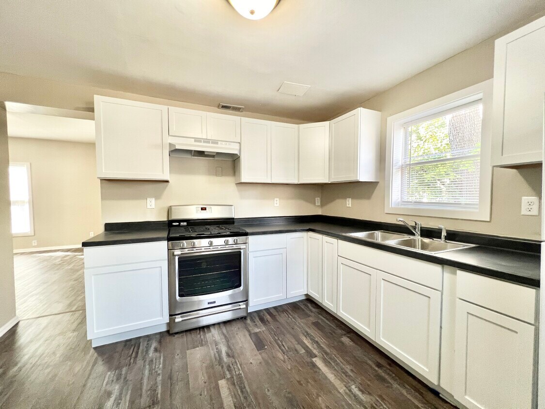 1254 Wisconsin Ave, Beloit, WI 53511 - House Rental in Beloit, WI ...