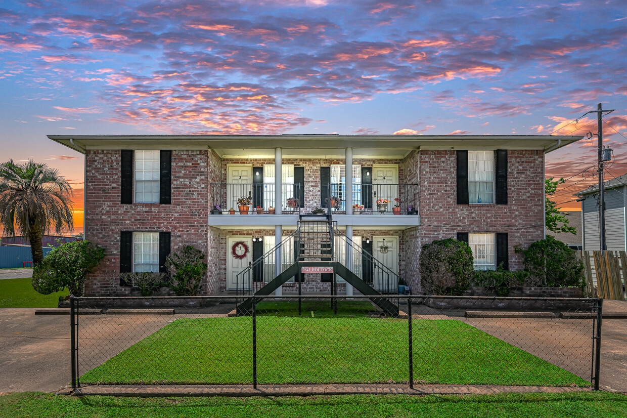Hollock Square - 9641 Hollock St Houston, TX 77075 | Apartments.com