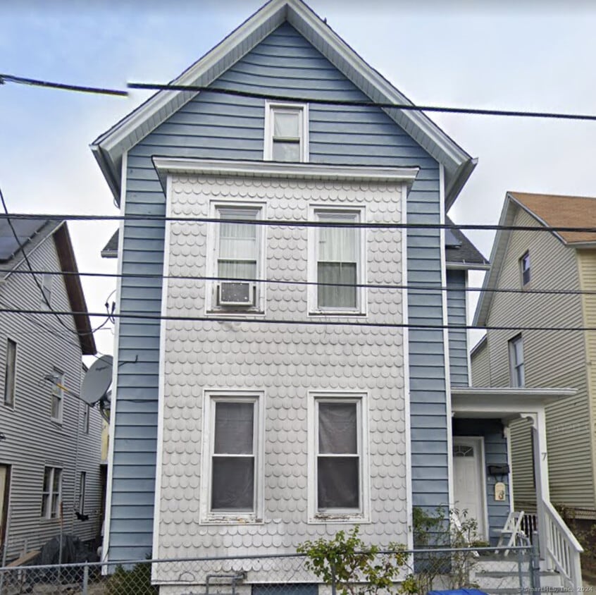 7 Armstrong Pl Unit 1st, Bridgeport, CT 06608 - Room for Rent in ...