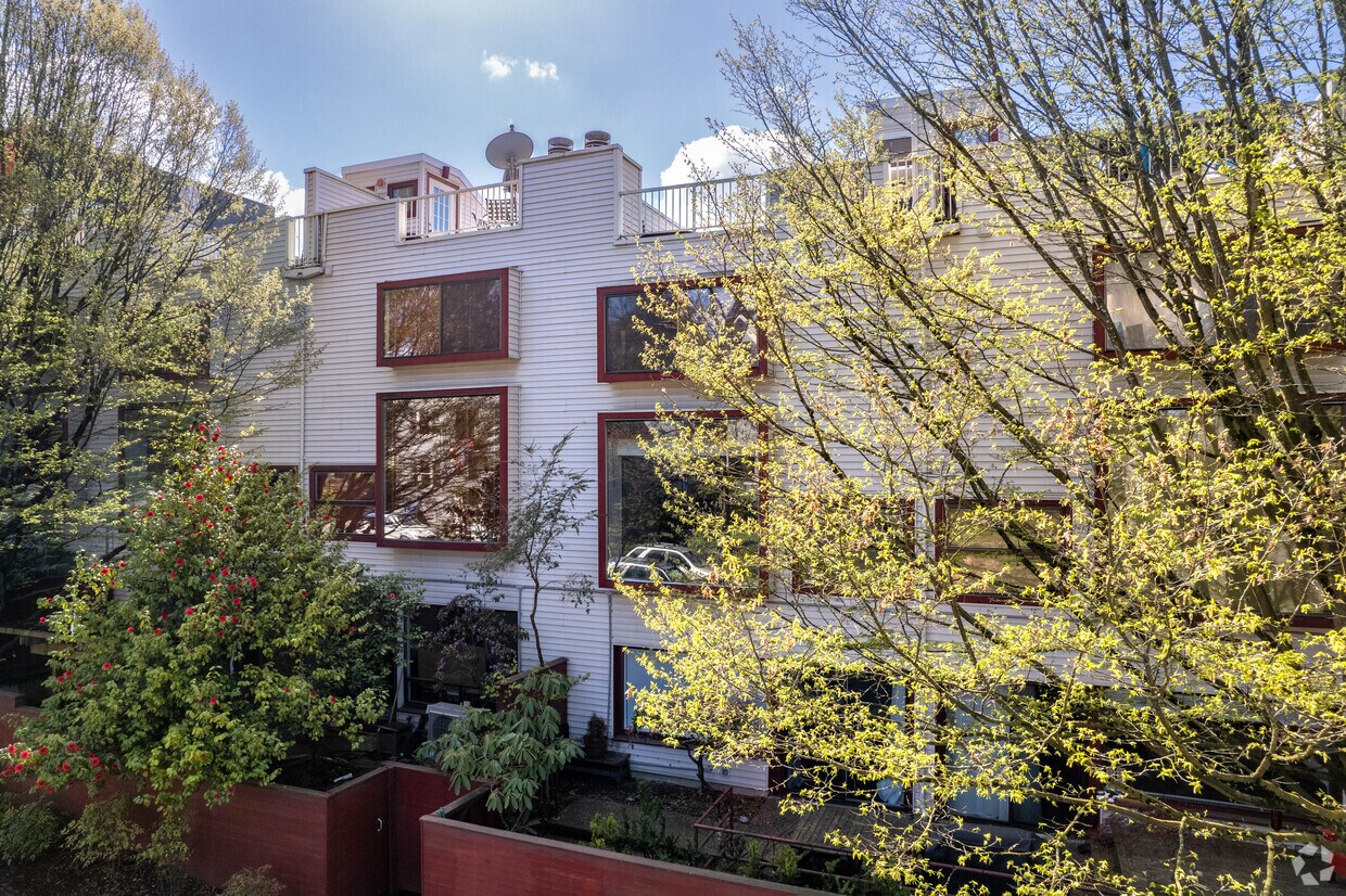 1113 E John St, Seattle, WA 98102 - 1113 E John St Seattle, WA 98102 ...