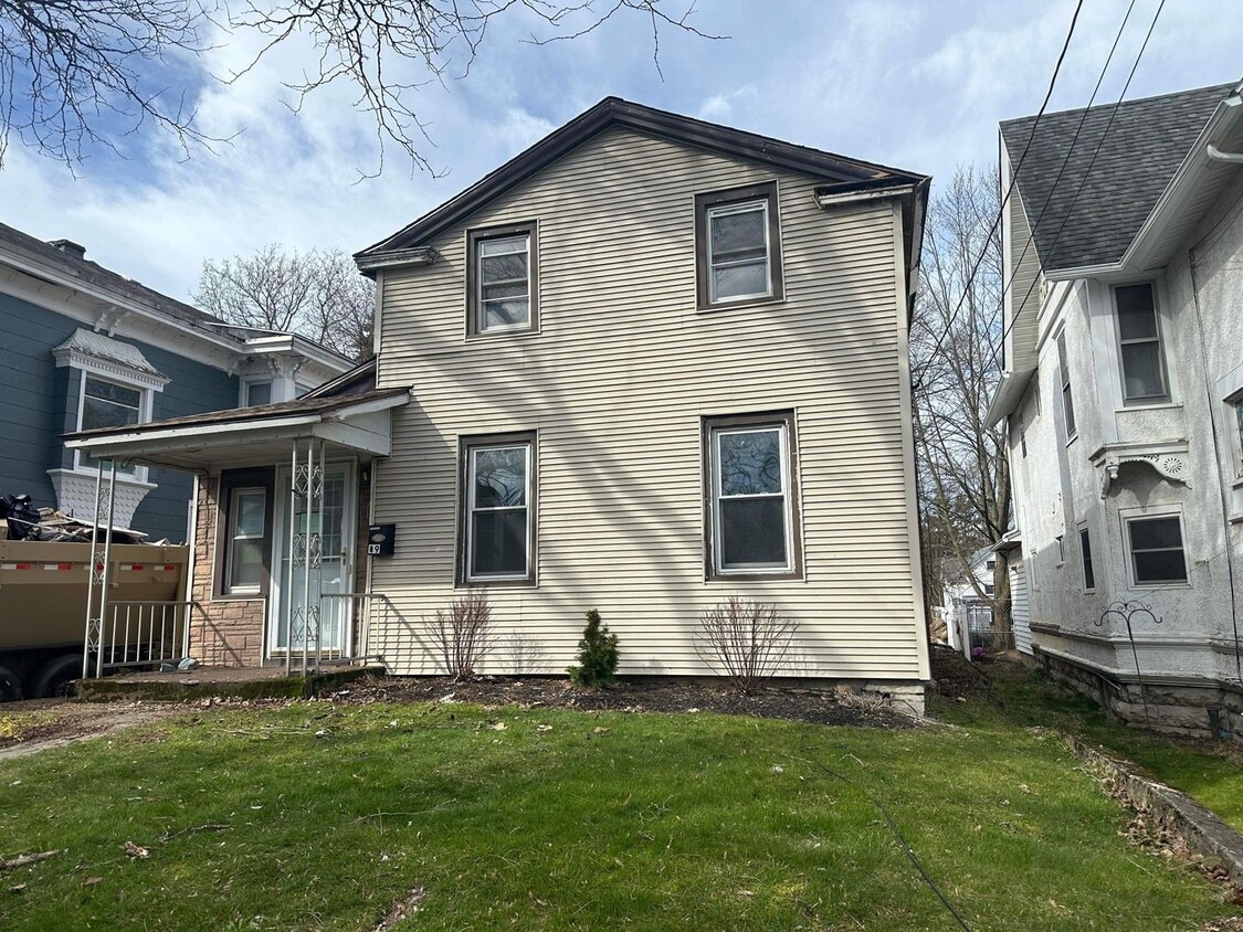19 Washington St, Auburn, NY 13021 - House Rental in Auburn, NY ...