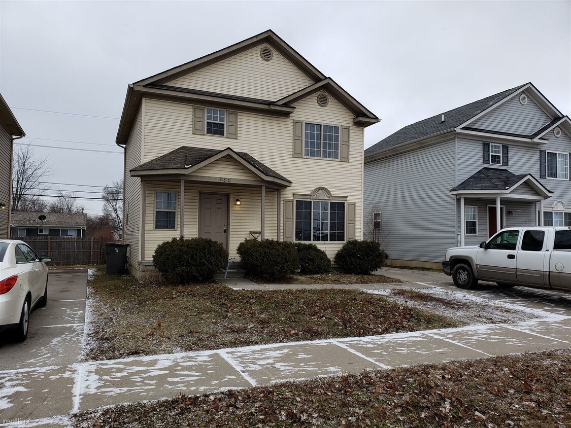 21840 15 Mile Rd, Clinton Township, MI 48035 - House Rental in Clinton ...