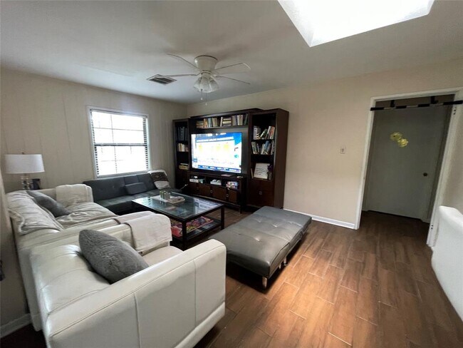 4023 Blue Bonnet Blvd, Houston, TX 77025 - House Rental in Houston, TX ...