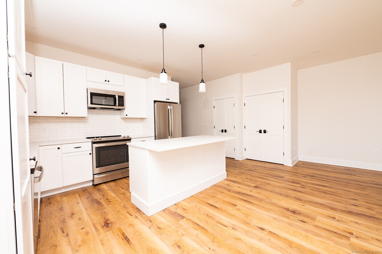 138 Boston Post Rd Unit 2, East Lyme, CT 06333 - Condo for Rent in East ...