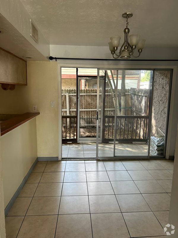 Tymber Skan on the Lake Apartments for Rent with a Swimming Pool ...