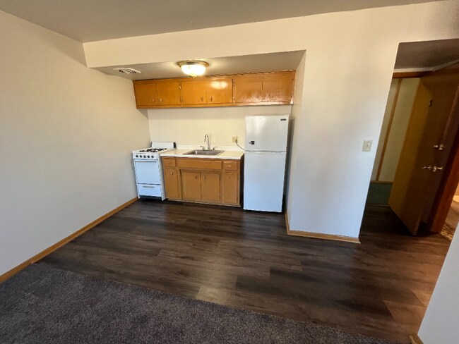 5506 W Lincoln Ave Unit 3, West Allis, WI 53219 | Apartments.com