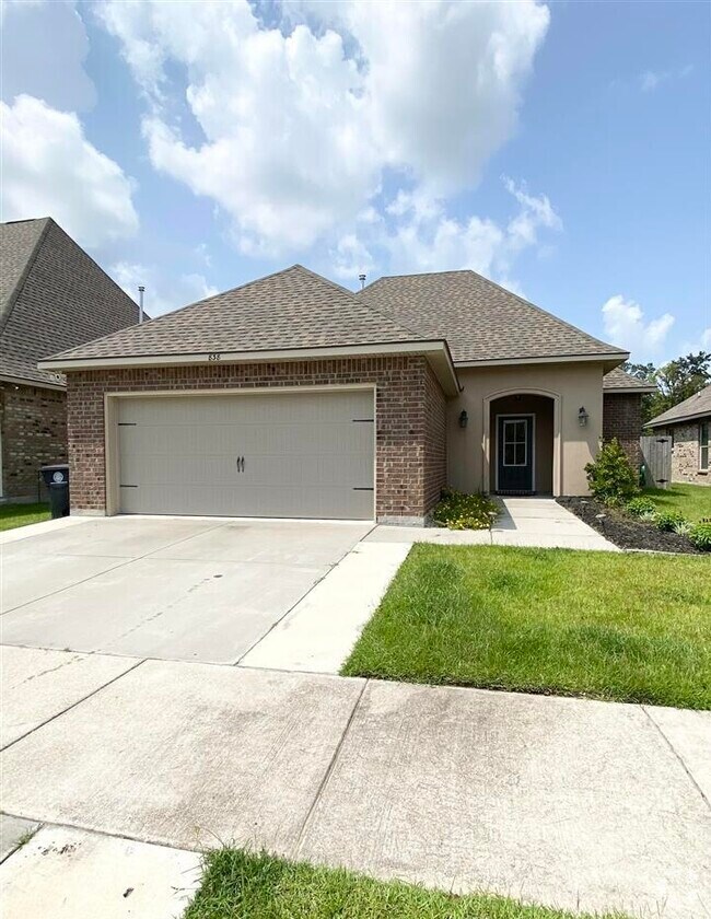 Hunters Trace Apartments for Rent with a Yard - Baton Rouge, LA ...