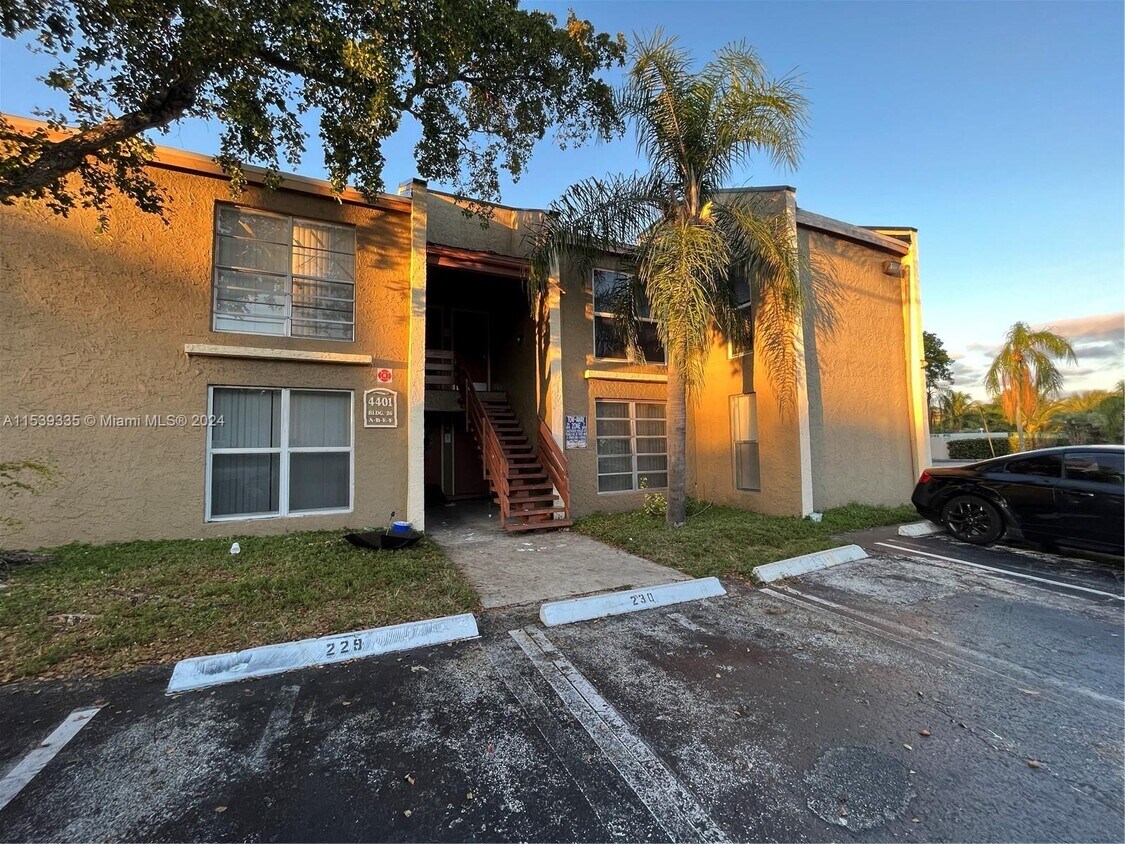 4401 Treehouse Ln Unit A, Tamarac, FL 33319 - Condo for Rent in Tamarac ...