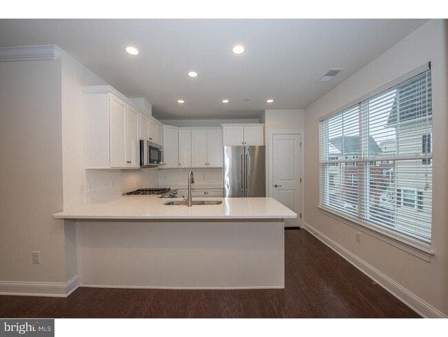 883 Old Lancaster Rd, Bryn Mawr, PA 19010 - Townhome Rentals in Bryn ...