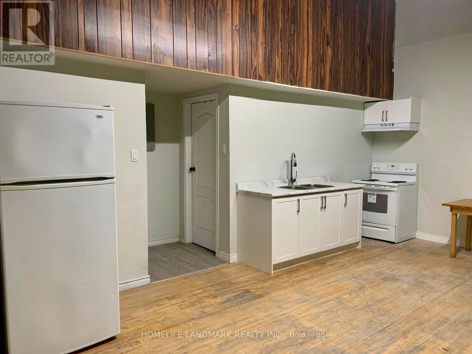 450 Spadina Ave., Toronto, ON M5T 2G8 - House for Rent in Toronto, ON ...