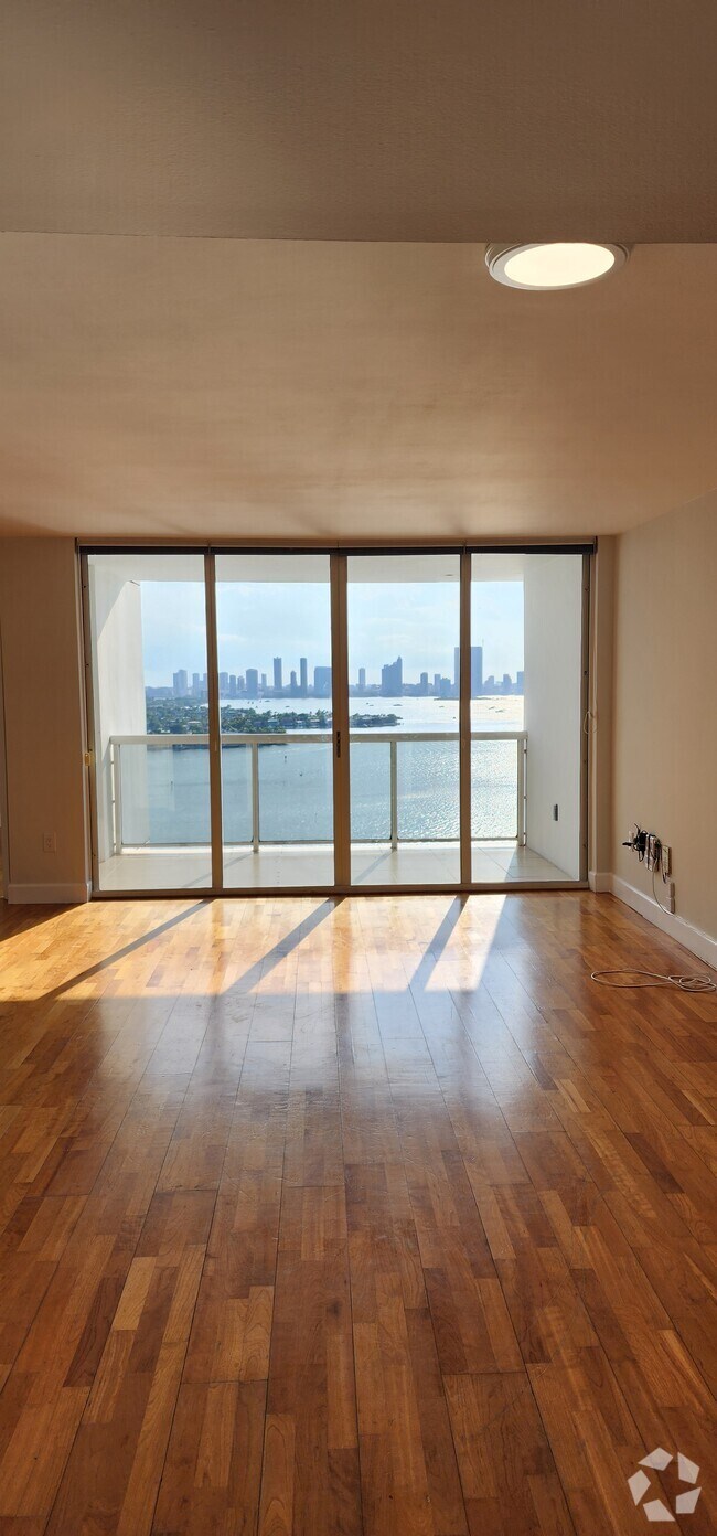 Sunset Island Apartments for Rent with a Garage - Miami Beach, FL - 1 Rentals | Apartments.com