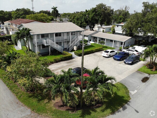 Hollywood Suburbs Apartments for Rent with a Yard - Hollywood, FL ...