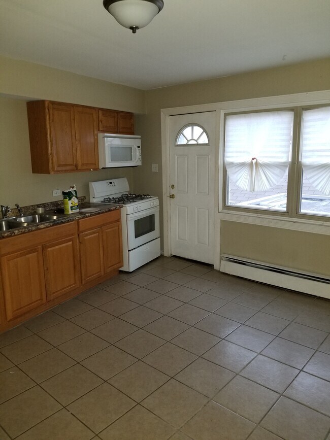 5145 S Lamon Ave Unit 1 front, Chicago, IL 60638 - 5145 S Lamon Ave ...