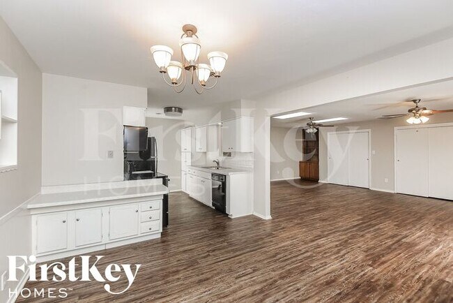 956 Dee Ln, Bedford, TX 76022 | Apartments.com