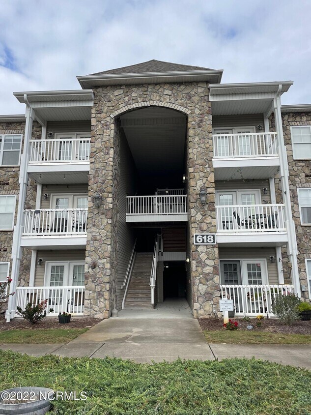 618 Condo Club Dr Unit 311, Wilmington, NC 28412 - Condo for Rent in ...