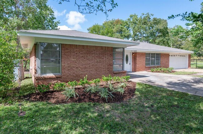 197 Ilfrey St, Baytown, TX 77520 - House Rental in Baytown, TX ...