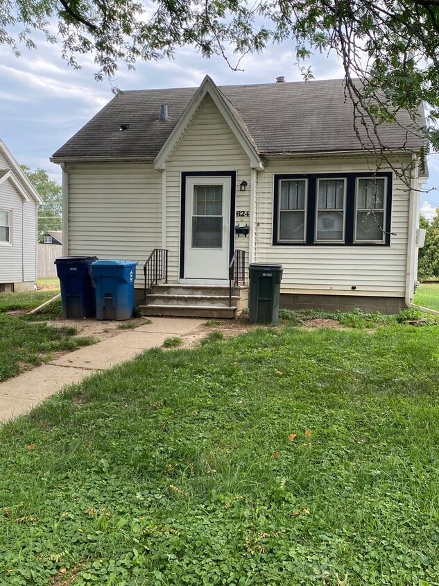 624 Dundee Ave, Waterloo, IA 50701 - House Rental in Waterloo, IA ...
