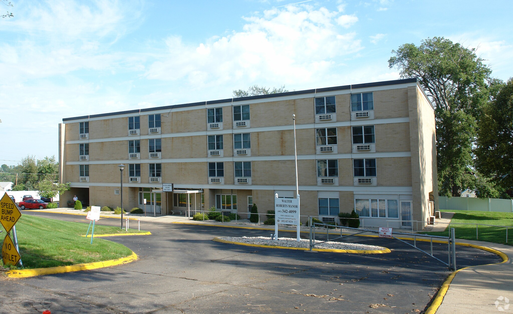 Walter Roberts Manor - 1024 S 32nd St Omaha, NE 68105 | Apartments.com