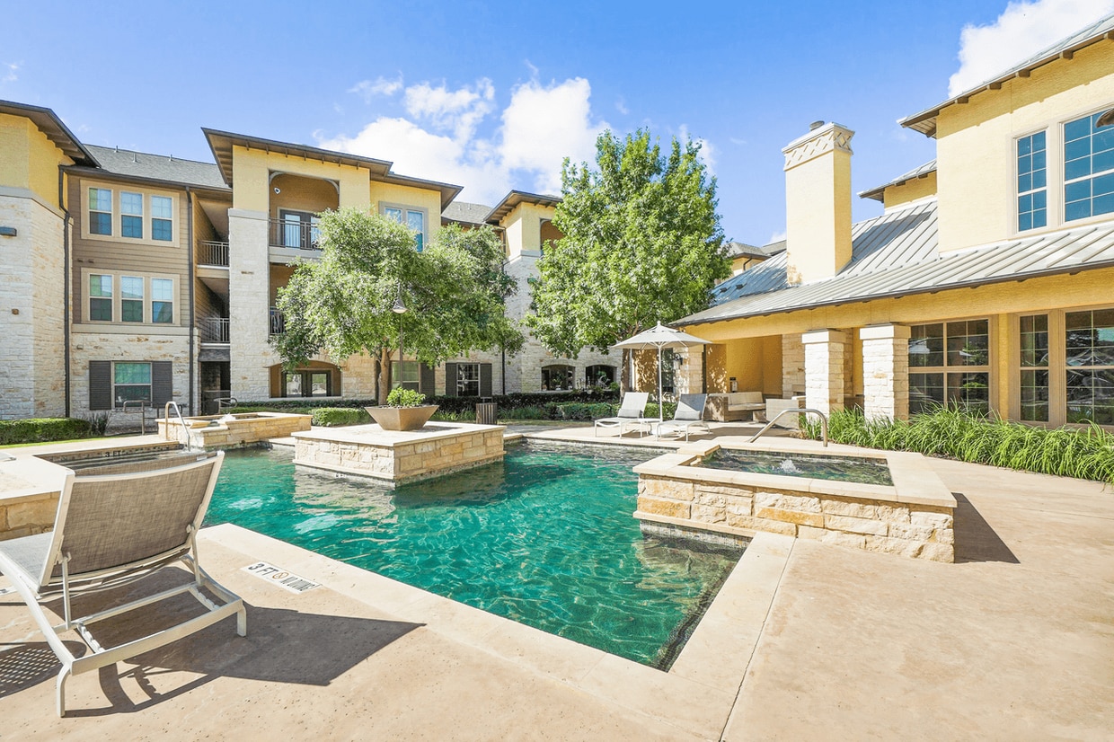 Grand At The Dominion Apartments