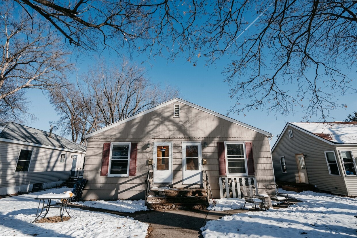 211 12th Ave N, Hopkins, MN 55343 - House Rental in Hopkins, MN ...